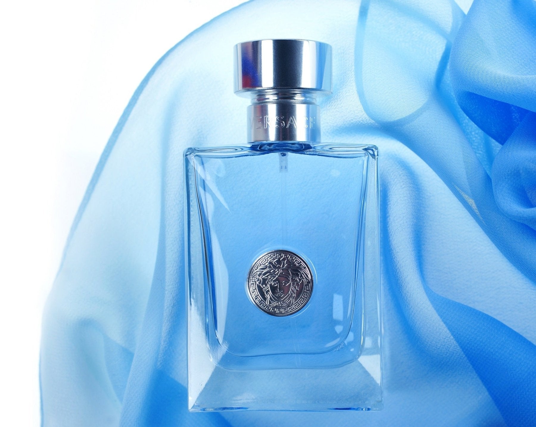 Captivating Aroma: The Quest for the Best Versace Cologne – MixPerfume